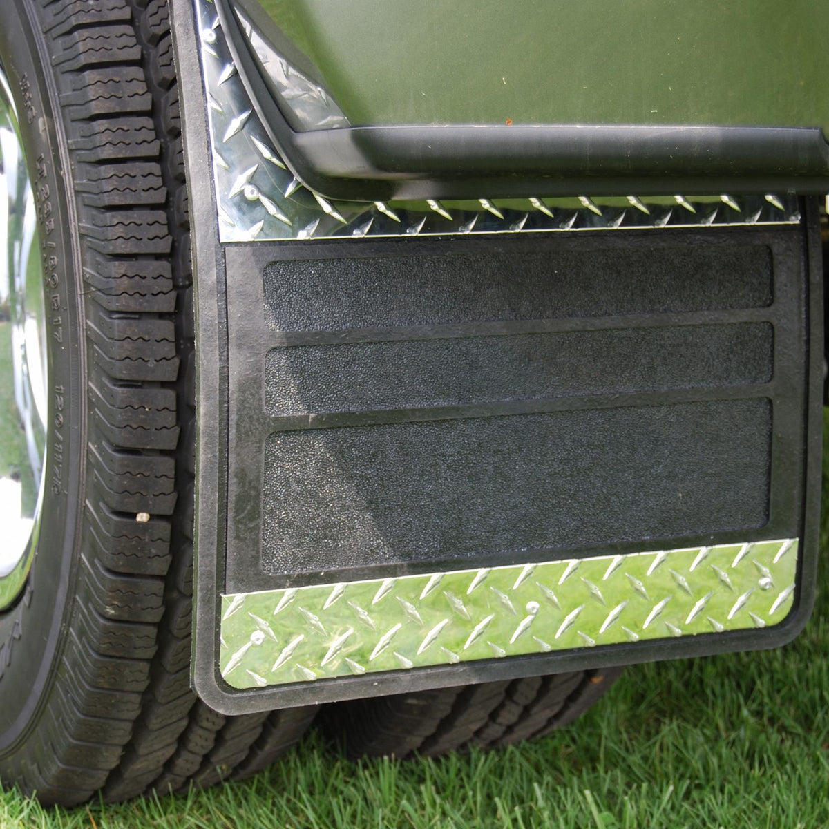Mud Flaps Classic Dually Rubber/Diam Tread Aluminium Inserts/19 x 24/No ...